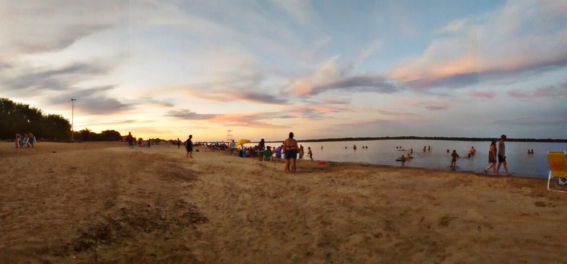 Playas de Colón, para disfrutar de la arena fina del Río Uruguay