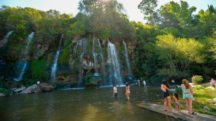 Las Siete Cascadas, un imperdible de La Falda - Tripin Argentina