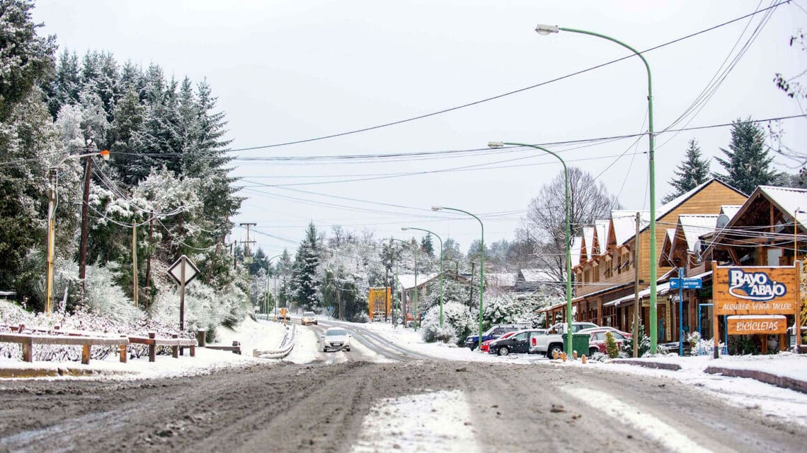 Cayó la primer nevada en Villa la Angostura y está hermosa ! - Tripin